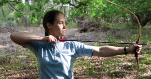 Step-by-step: The thumb draw - Bow International